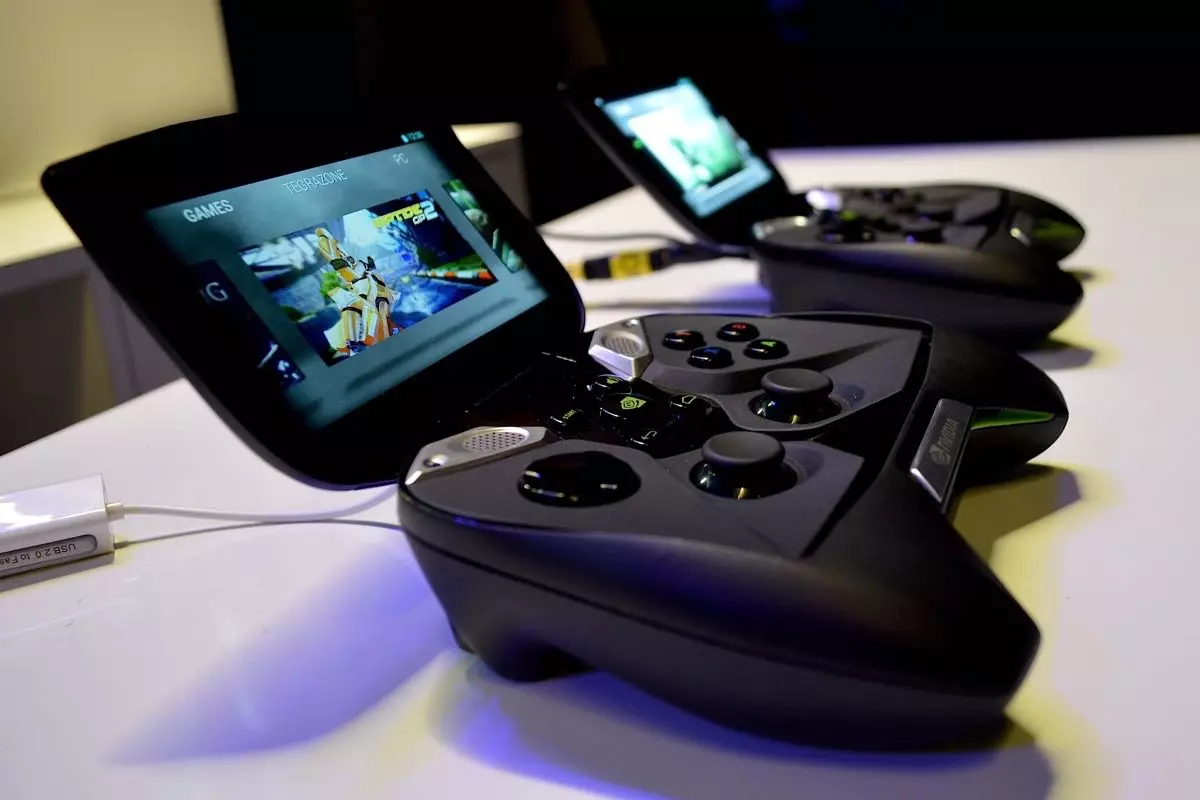 NVIDIA Shield 2 kaasaskantavad mängukonsool näitasid live fotosid