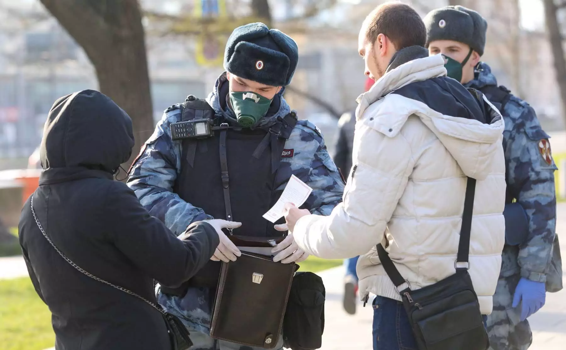 Sakarā ar Coronavirus Krievijā, naudas sodi tika ieviesti līdz 300 tūkstošiem rubļu 39026_1