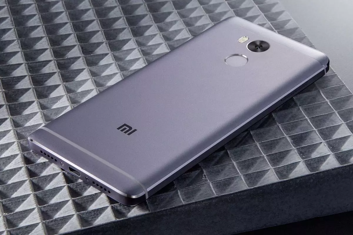 बजेट स्मार्टफोन Xiaomi Redmi 4 खरेदी करा