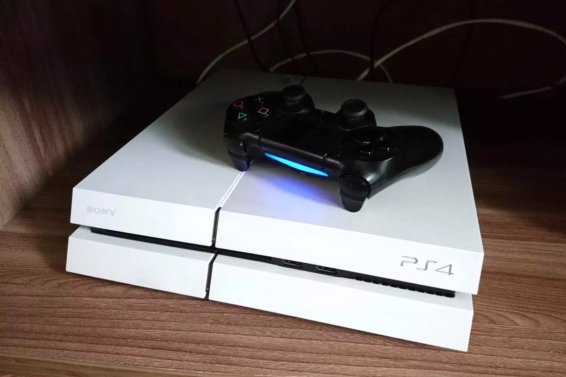 Sony đã sụp đổ giá PlayStation 4 hai lần ngay lập tức trên toàn thế giới