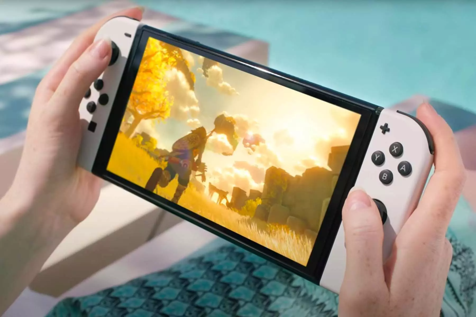 Nintendo Switch OLED - konsol permainan mudah alih yang baru dengan skrin cantik dan kelebihan lain