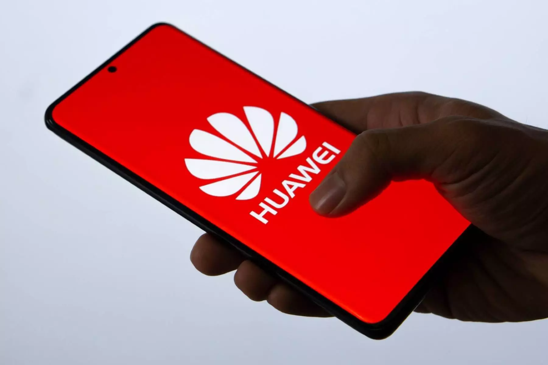 Huawei nggawe dhuwit mbayar kabeh pamilik Smartphone