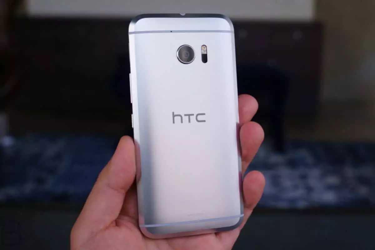 Gipakita ang HTC NEXUS 5P nga mga render sa upat ka kolor.