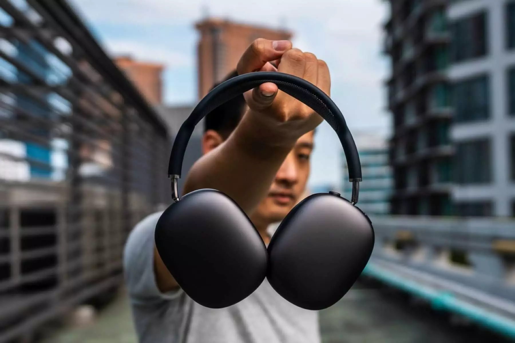 Malinis na Wireless Headphones Airpods Max para sa $ 10 dolyar nagpunta sa pagbebenta