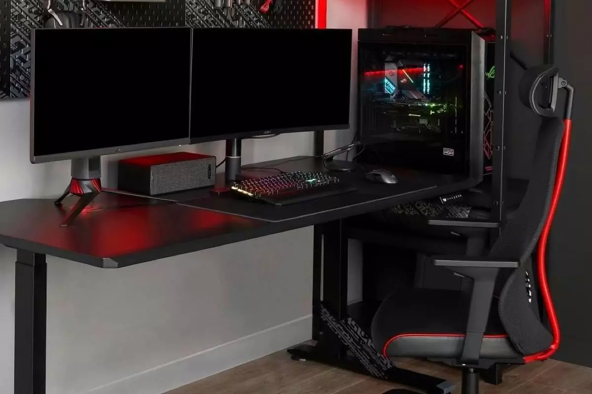 Ikea in éineacht le Asus Rog a scaoileadh troscán do gamers