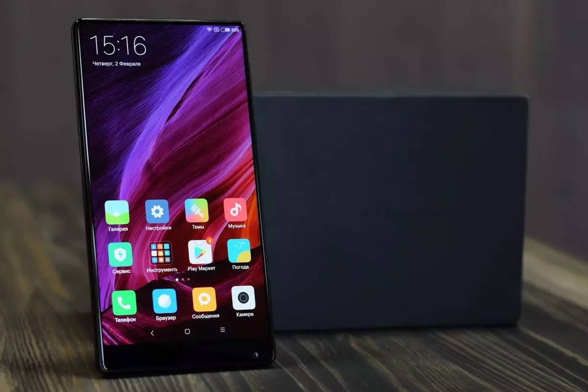 Uradno: Flash Gladship Xiaomi MI Mix 2 bo najbolj revolucionarni pametni telefon 2017