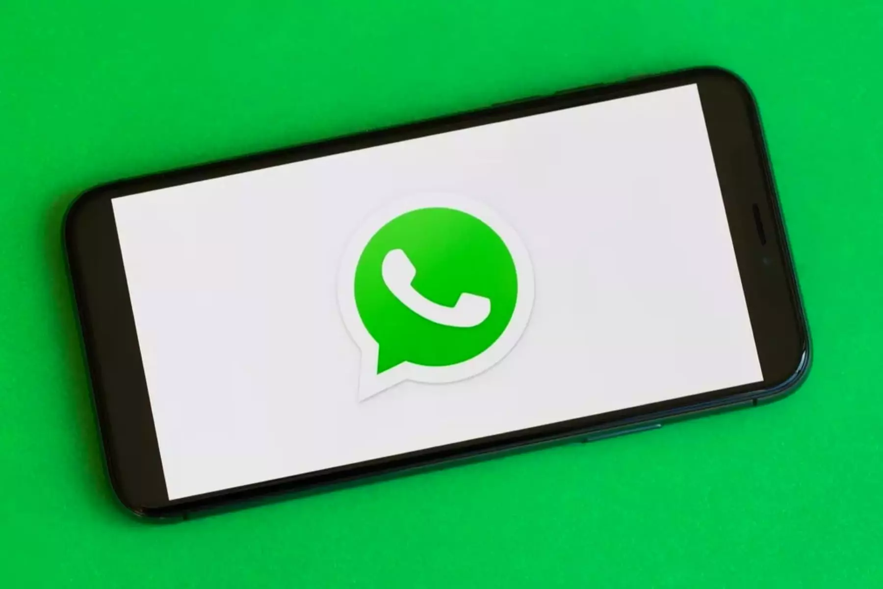 1-nji gün whatsApp ähli iOS we Android enjamlarynda işlemegini bes eder