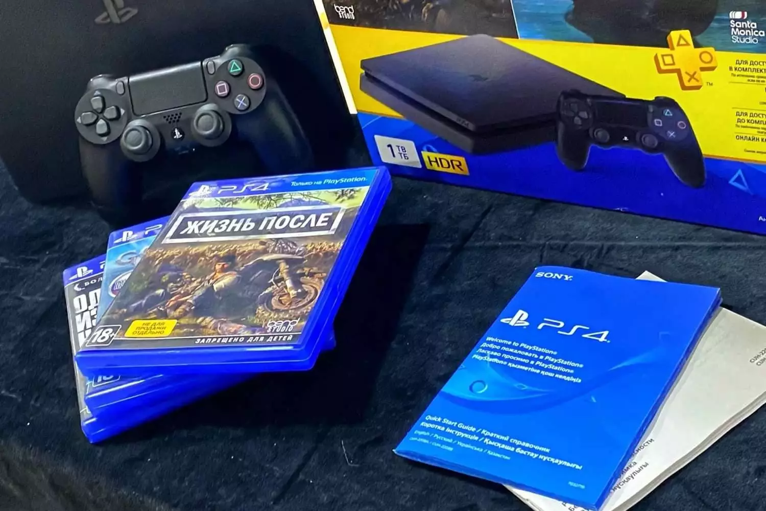 Sony Playstation 4 Slim inotengesa kwe 1,549 rubles