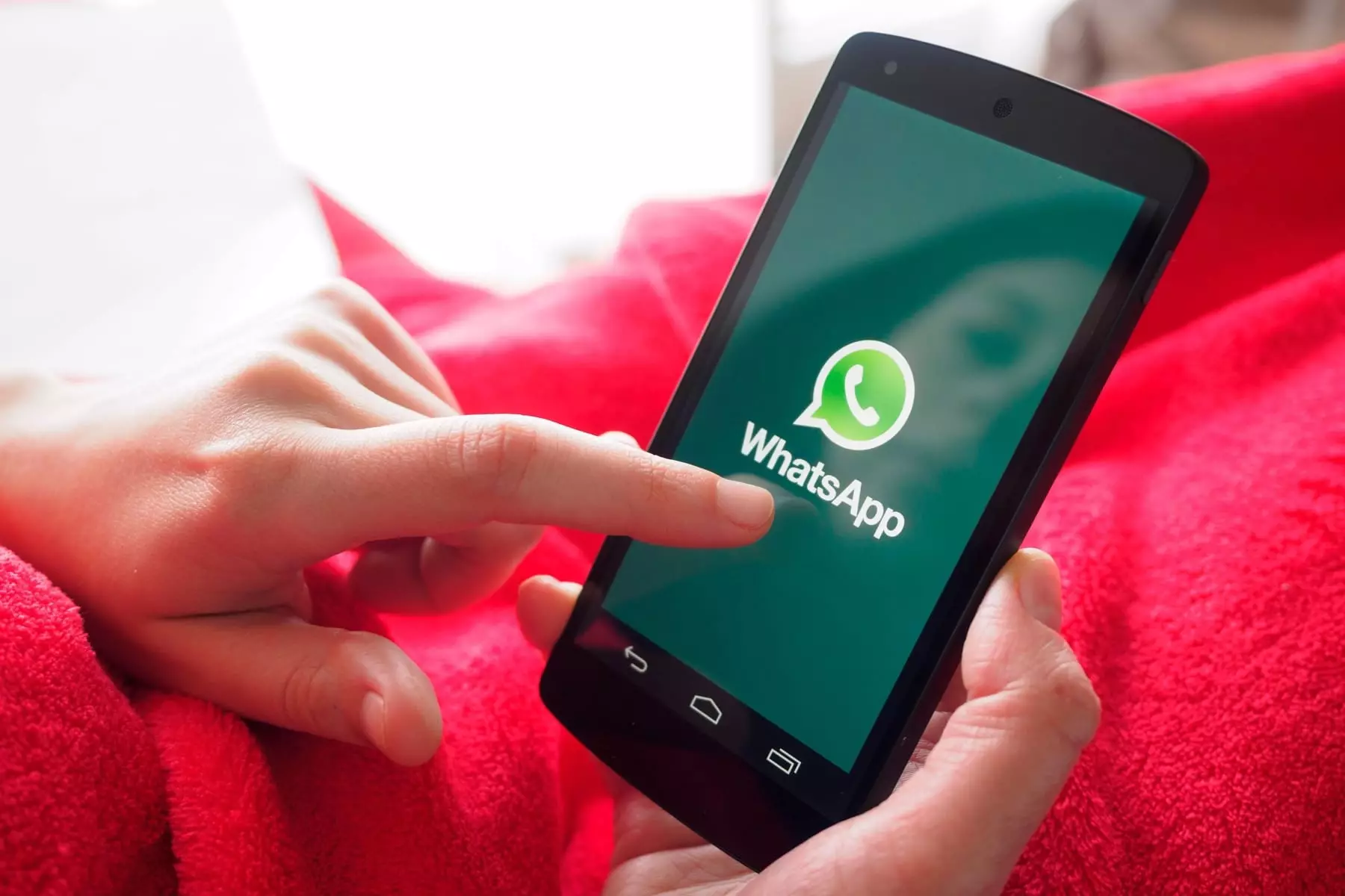 WhatsApp depi 1st jou a ap sispann travay sou andwad ak iOS aparèy