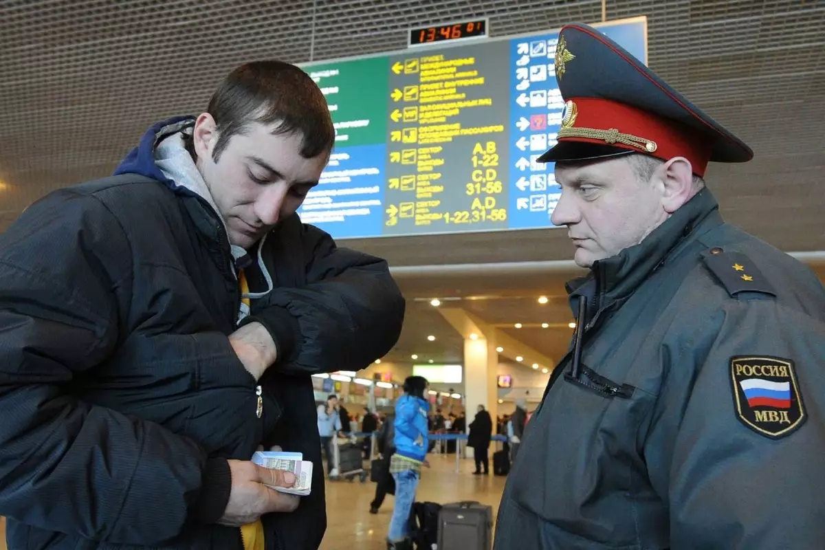 Policie v Rusku začne sledovat umístění Rusů bez soudního rozhodnutí 39680_2