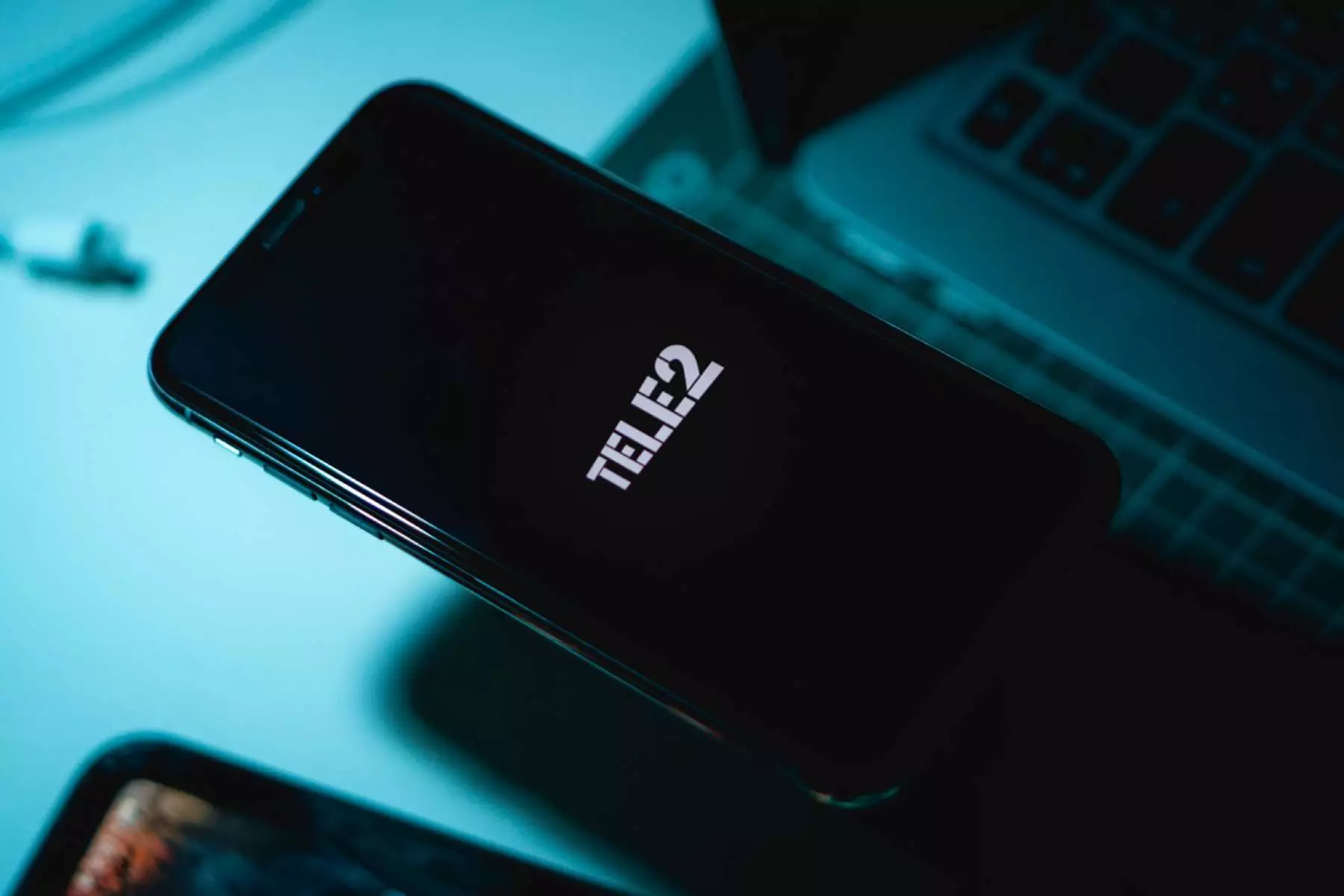 أطلقت TELE2 خدمة أن كل التزام للاتصال فورا