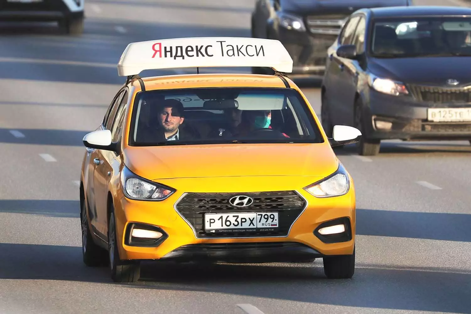 I-Yandex.Taxe "ivunyelwe ukuba ihlawule i-1 Ruble, kwaye nantsi indlela yokwenza