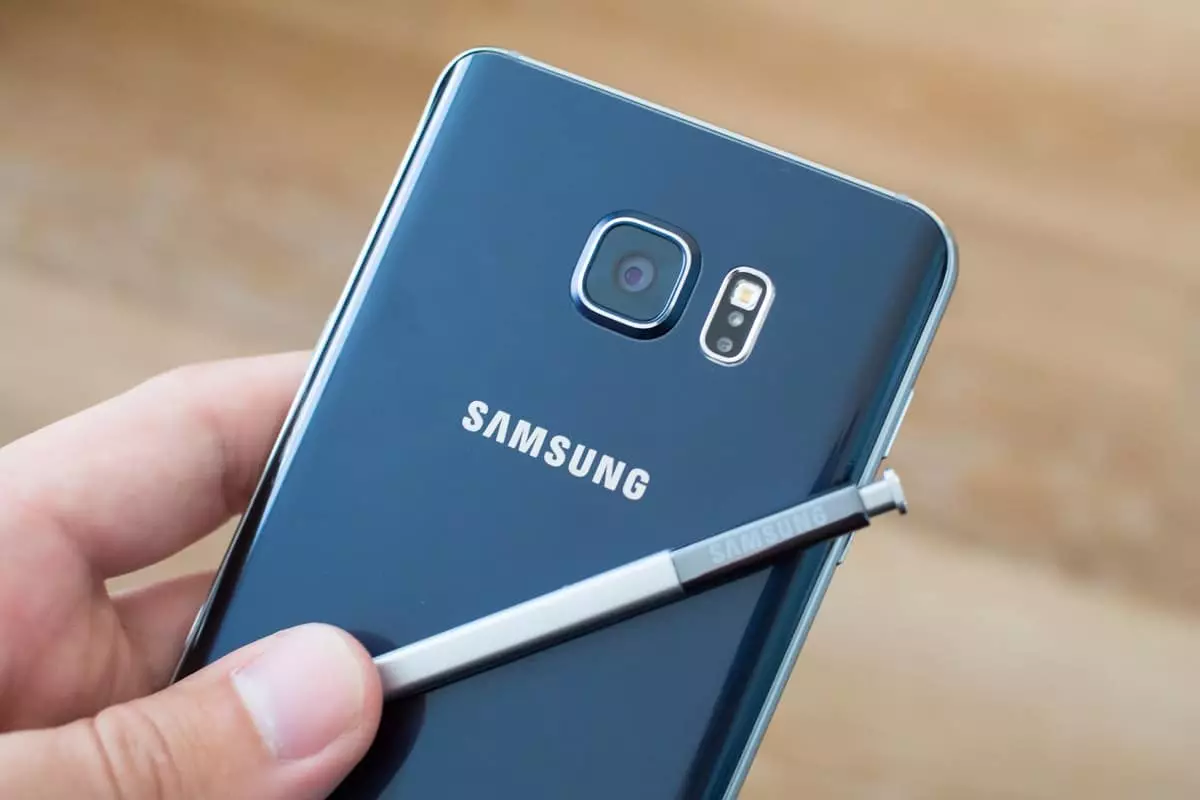 Samsung Galaxy Note 7 fotosuratlari Internetda ishlash