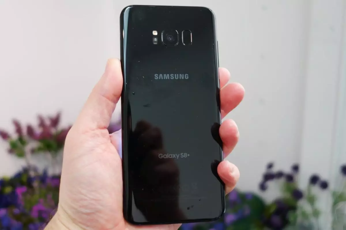 Desempaquetado y la primera vista en Samsung Galaxy Galaxy S8 y S8 +