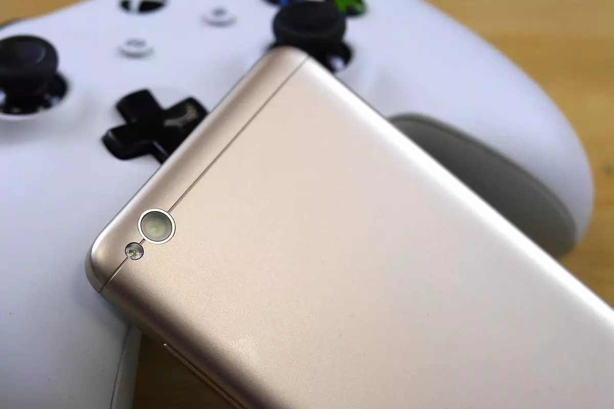 Smartphone Metallic Metallic Ultra-budceyê Xiaomi Redmi 4A dikare jixwe penêr be