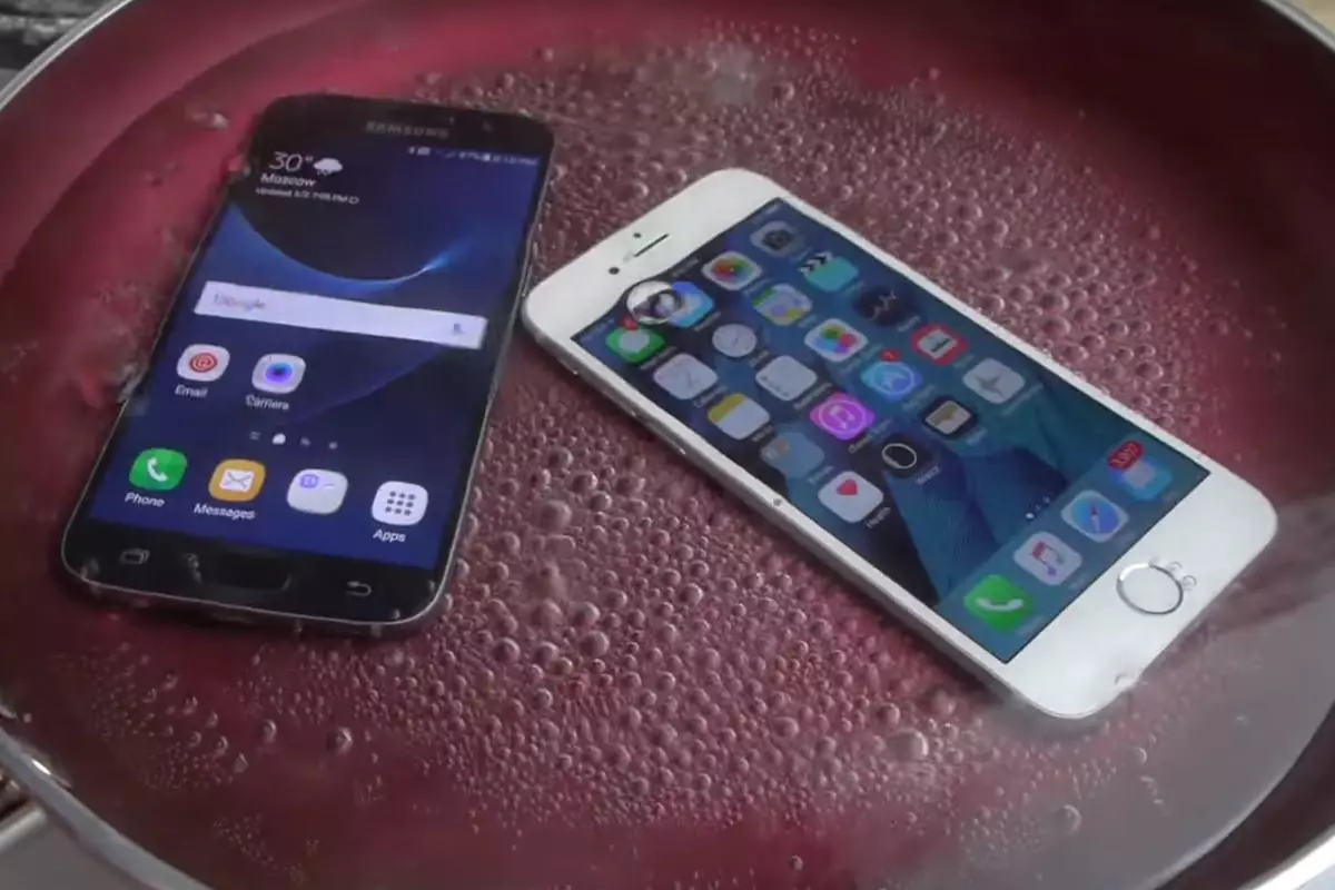 Samsung Galaxy S7 និង iPhone 6S បានផ្សារដែកក្នុងទឹកពុះ