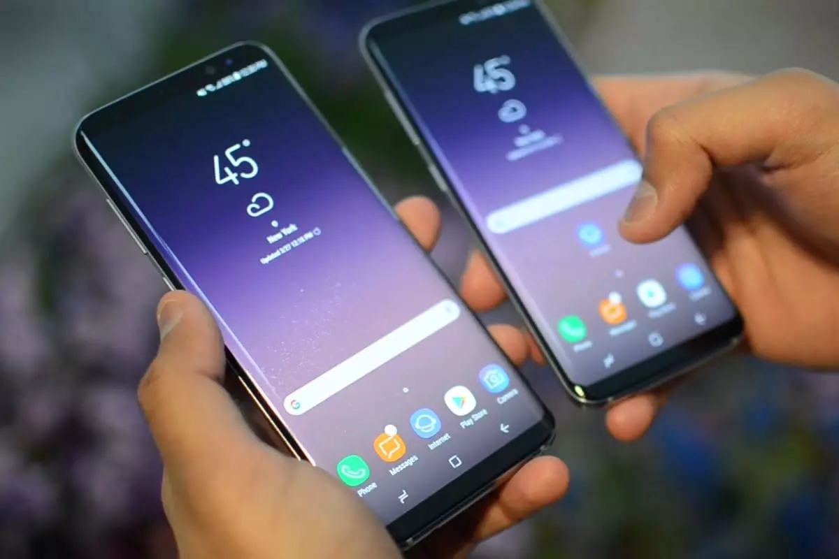 តើធ្វើដូចម្តេចដើម្បីទិញ Samsung Galaxy S8 និង S8 + នៅប្រទេសរុស្ស៊ីសន្សំបាន 8,000 រូប្លិ៍