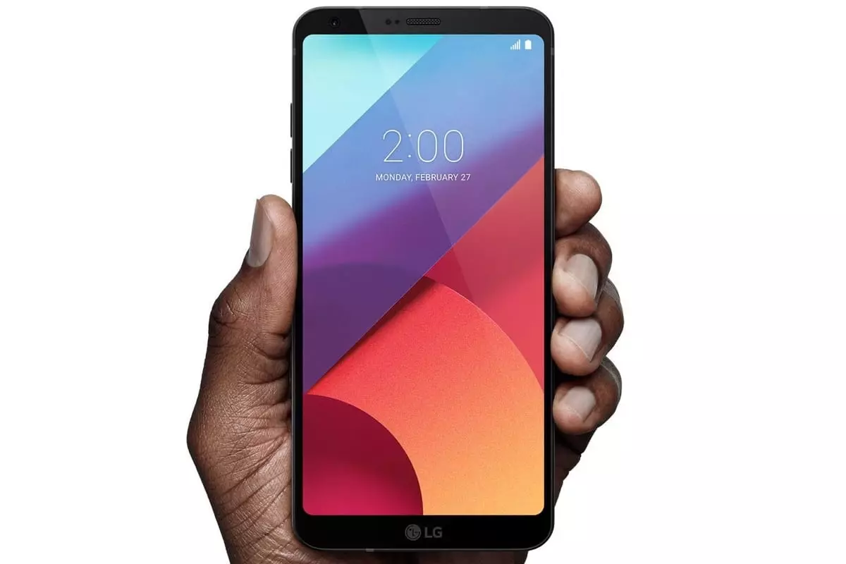 Taariikhda ku dhawaaqida ee LG v30 - dilaaga 