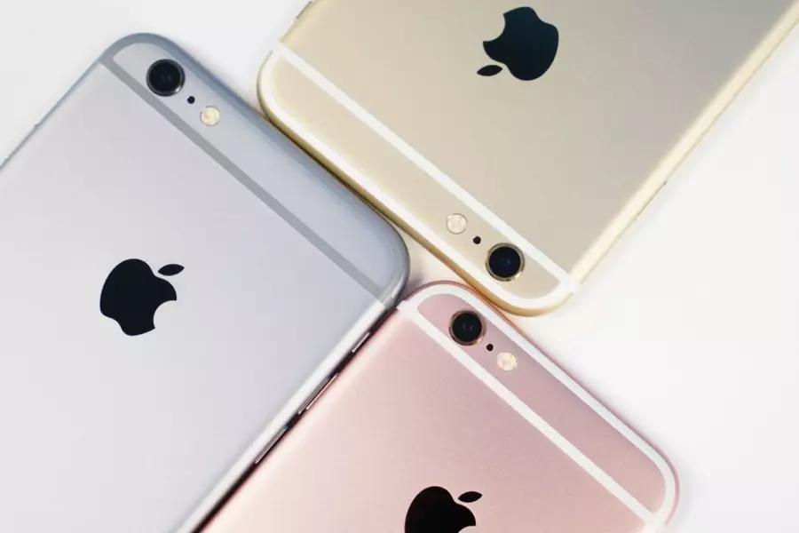 Rusiyada iPhone 6S və iPhone 6S Plus rəsmi satış oktyabrın 9-da başlayacaq