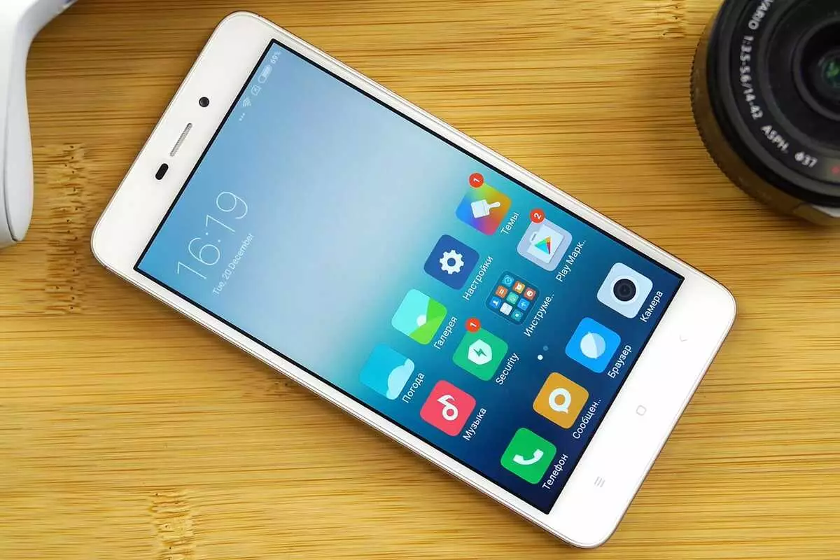 yeni Xiaomi Redmi 5 smartfonlar haqqında ilk ən əhəmiyyətli detallar ortaya çıxdı.