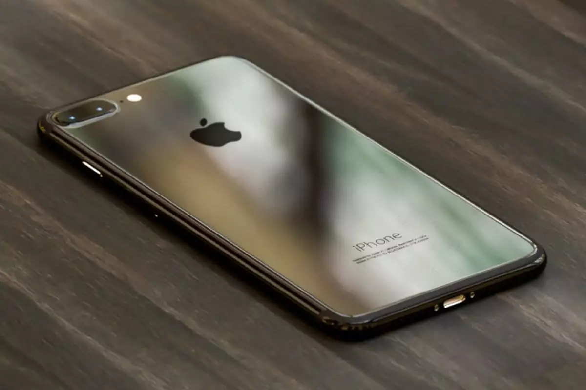 El cas de l'iPhone 8 es farà de 