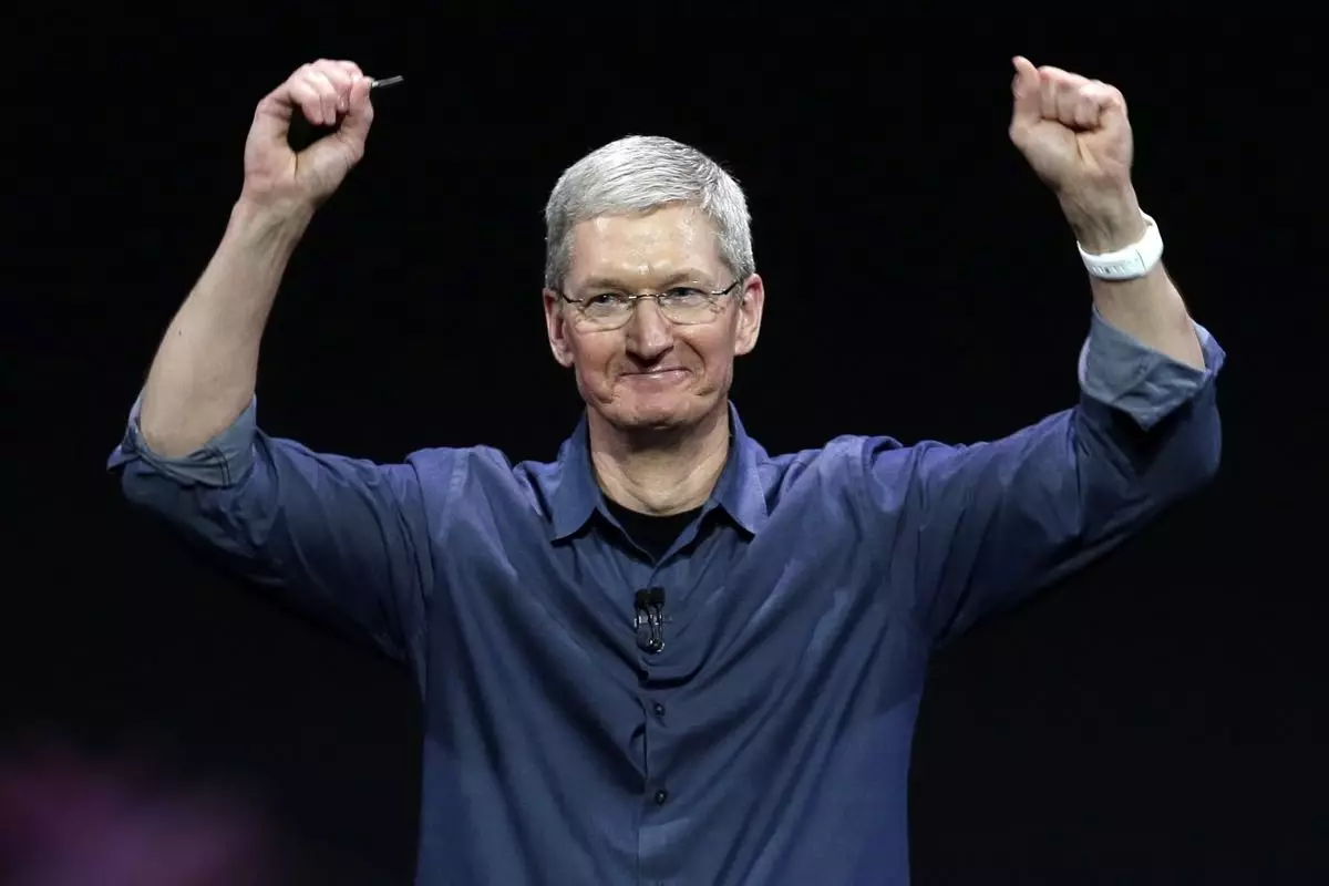 Tim Cook alinunua maelfu ya hisa za Apple kutokana na ukosefu wa fedha