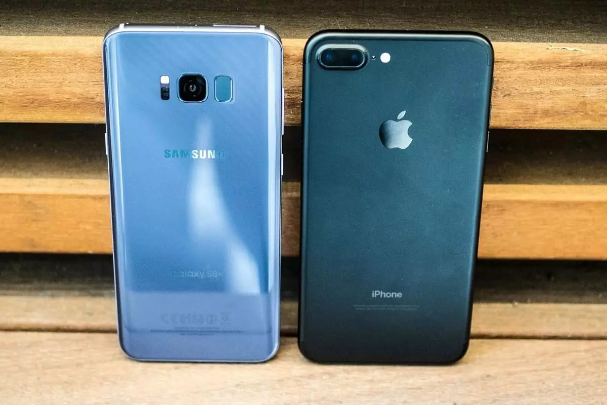 Samsung Galaxy S8 + Lost iPhone 7 Plus op outonome Tyd 4276_1