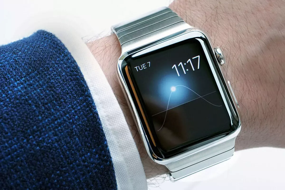 Russian schoolchildren plan to use Apple Watch to pass the exam