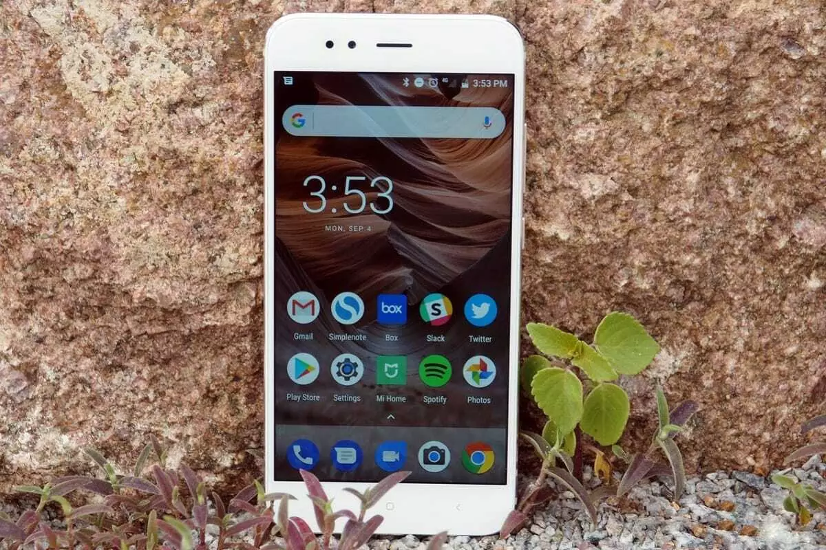 The best Xiaomi smartphone is temporarily selling at the lowest price in the world. 4287_1