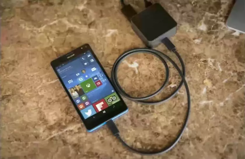 Microsoft Lumia 950 XL-1