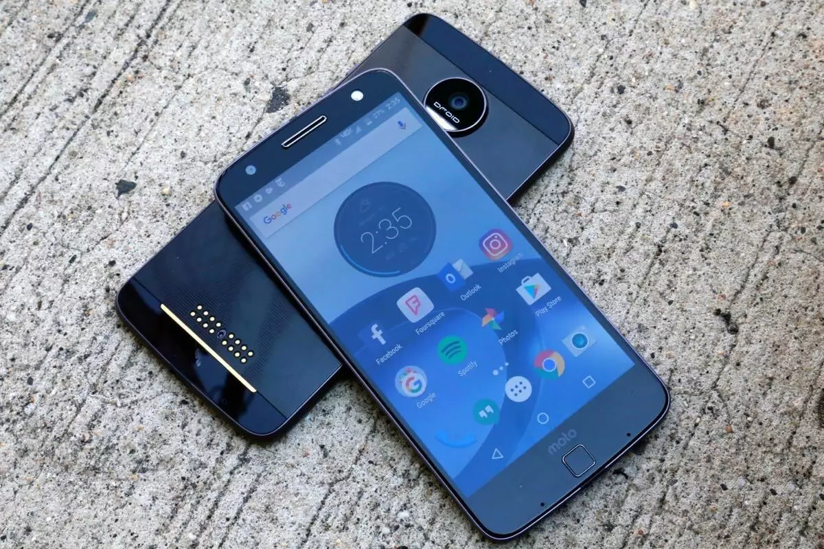 Smartphone nû ya ji Motorola ji Motorola zivirî ku bêtir iPhone 7 û iPhone 7 plus