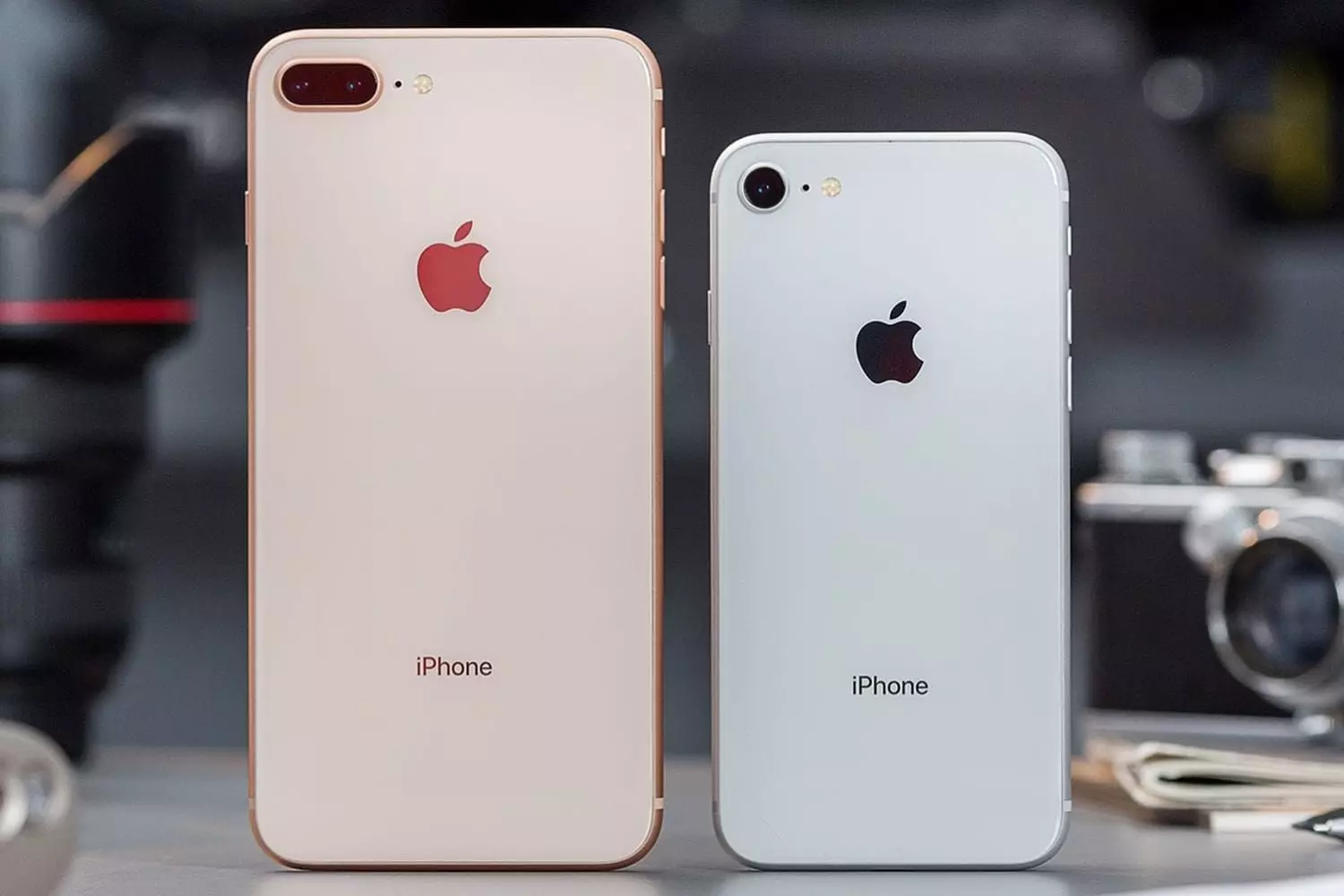 Rus satyjylary, iPhone 8 we iphone 8 plus üçin resmi bahalar ýykyldy