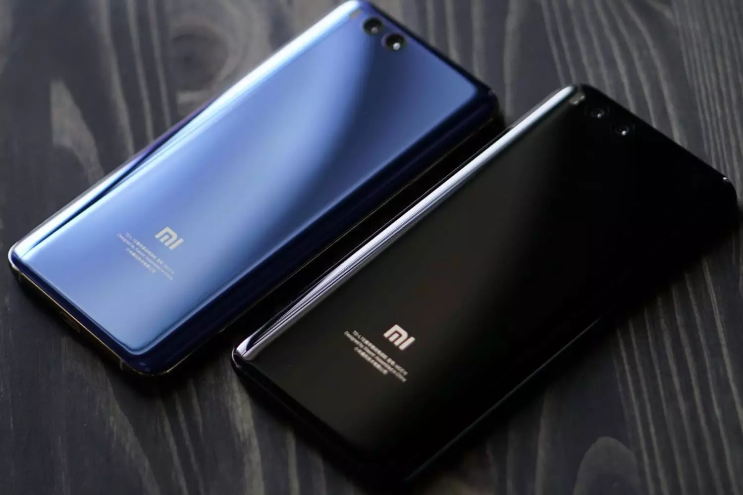 Xiaomi Mi 6 نفسیاتی نشان کے نیچے روس میں قیمت میں گر گیا 4547_1