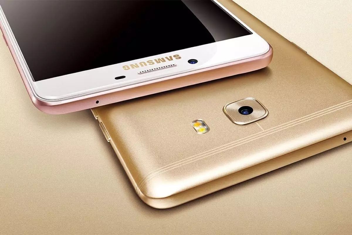 Metal Samsung Galaxy C9 Pro ne6 GB ye RAM inomiririrwa zviri pamutemo