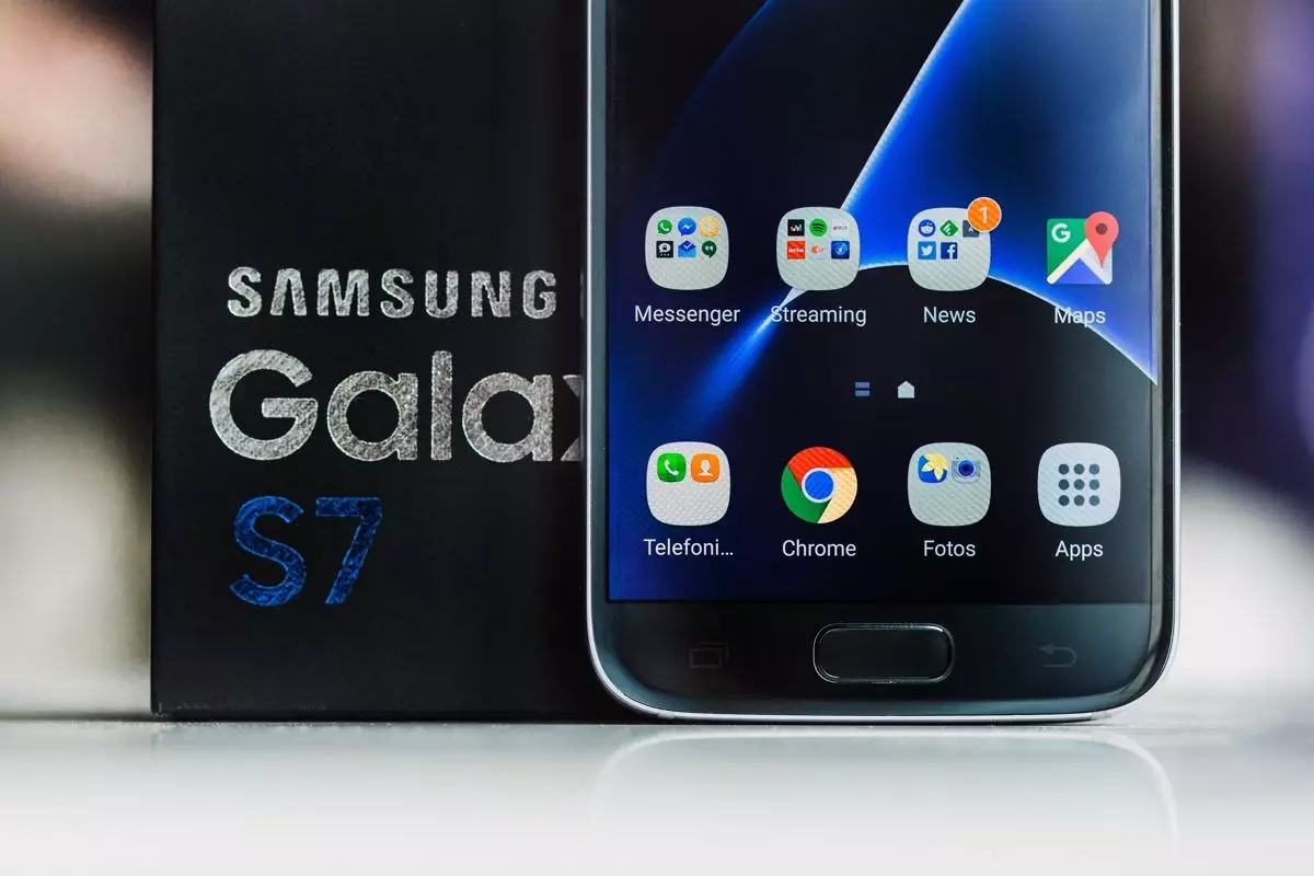 ซื้อใหม่ Samsung Galaxy S7 ใหม่ได้กลายเป็นไปได้ในราคาที่ต่ำอย่างบ้าคลั่ง