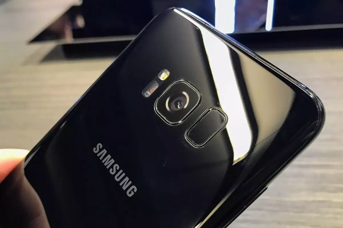 I-Samsung isiqalile ukuthuthukisa i-Galaxy S9