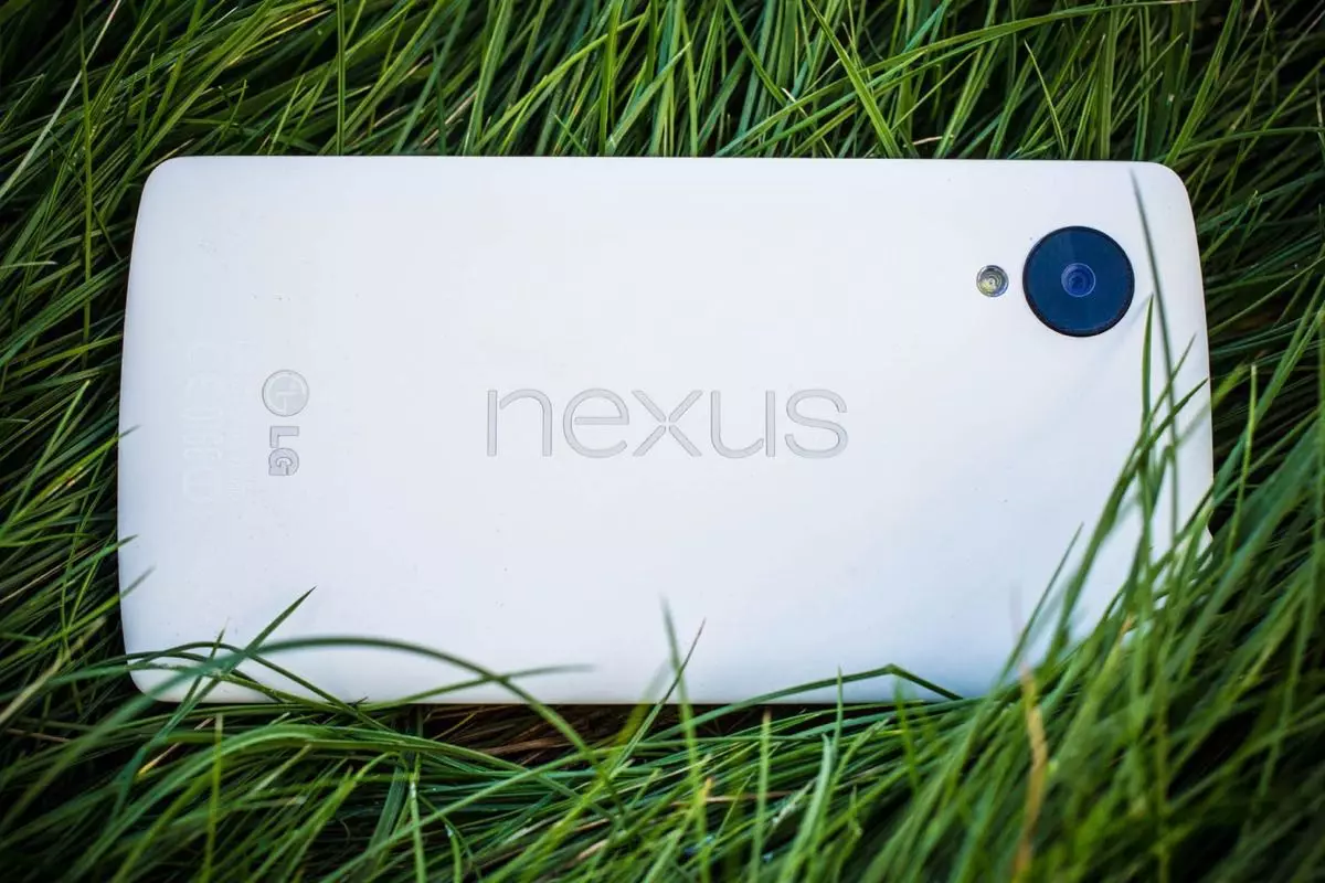 Ukuthuthukiswa kohlelo lokusebenza lwe-Android 7.1 Nougat lwe-Google Nexus 5