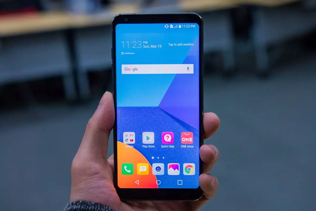 Ukuhlolwa kwengozi kwe-smartphone ye-LG G6 kuvidiyo