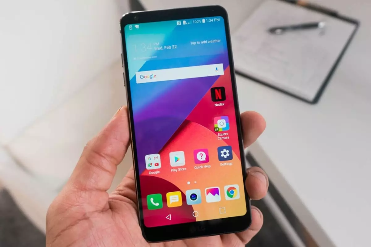 Kelainan: LG G6 CATTASTOGHIKO tiba ing Rusia