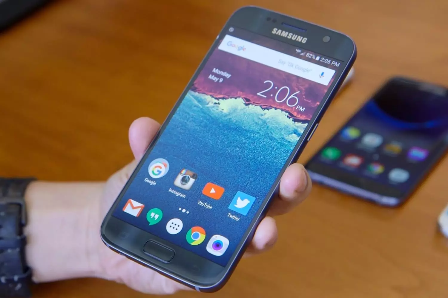 Samsung Galaxy S7 Flagship bi demkî di bihayê smartphone budceyê de difroşe.