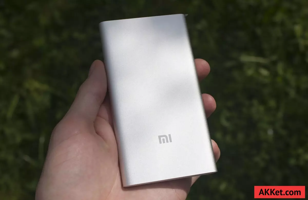 Xiaomi Mi پاور بینک 5000 ایم اے کا جائزہ لینے آئی فون 3