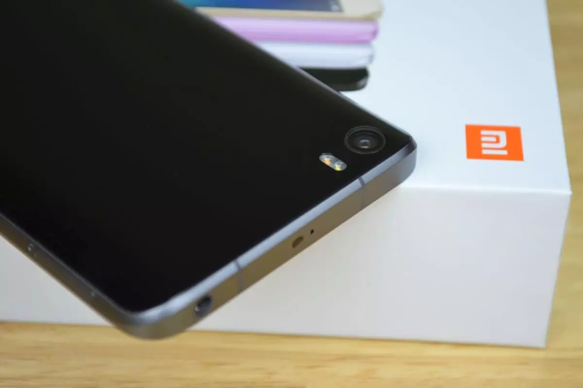 Gree "కిల్లర్" Xiaomi Mi 6 న స్నాప్డ్రాగన్ 835 ప్రాసెసర్ మీద పని చేస్తోంది