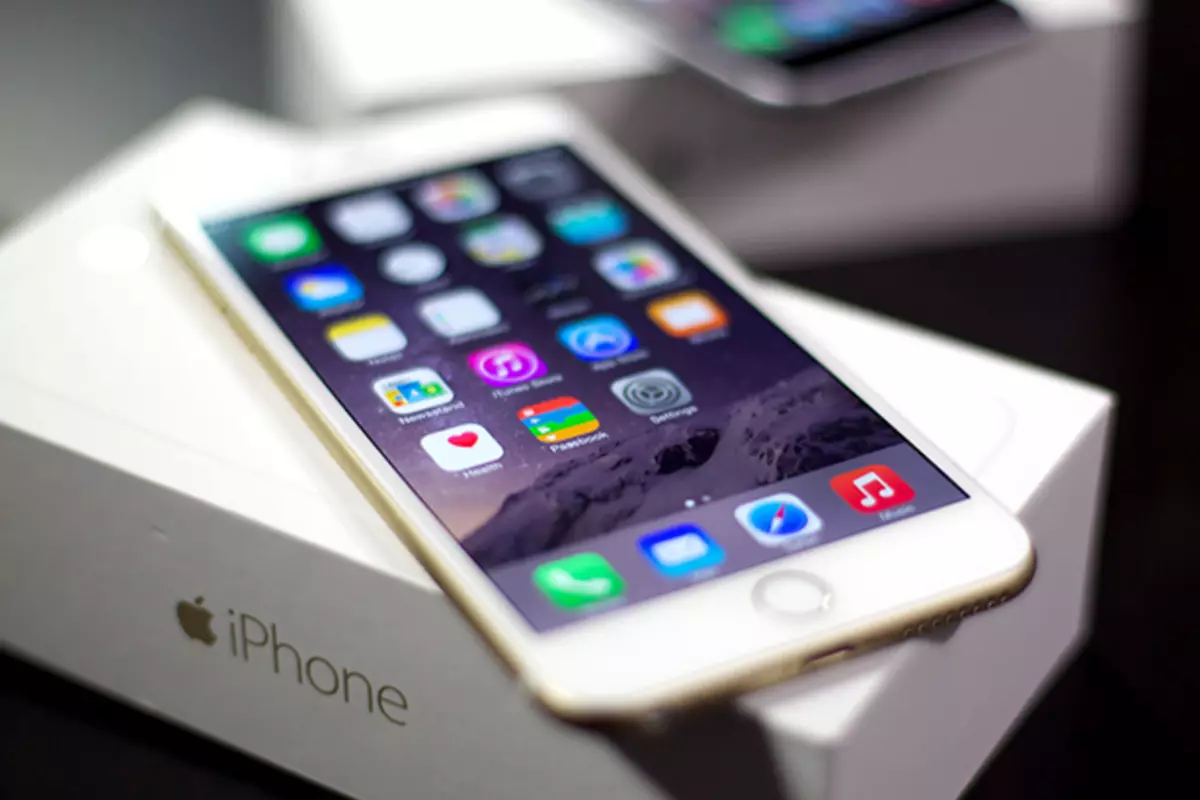 iPhone 6 kaj iPhone 6 Plus nun povas aĉeti sen kontrakto en Usono
