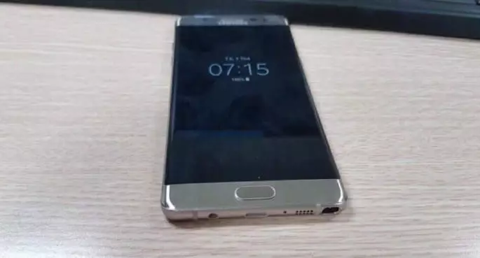 Oficialmente restaurado Samsung Galaxy Note 7 mostró fotos en vivo 4805_1