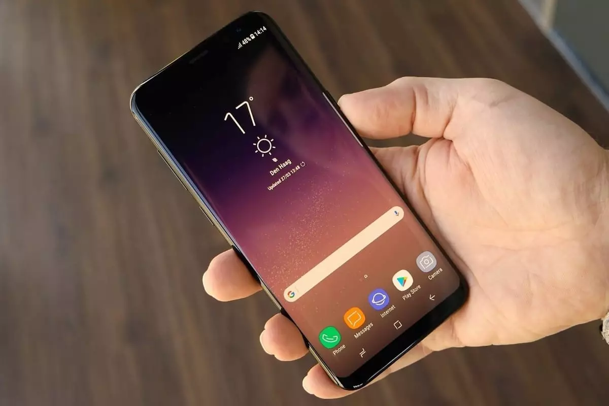 Algo pasou mal: Só nun país comezou as vendas da versión exclusiva de Galaxy S8 +