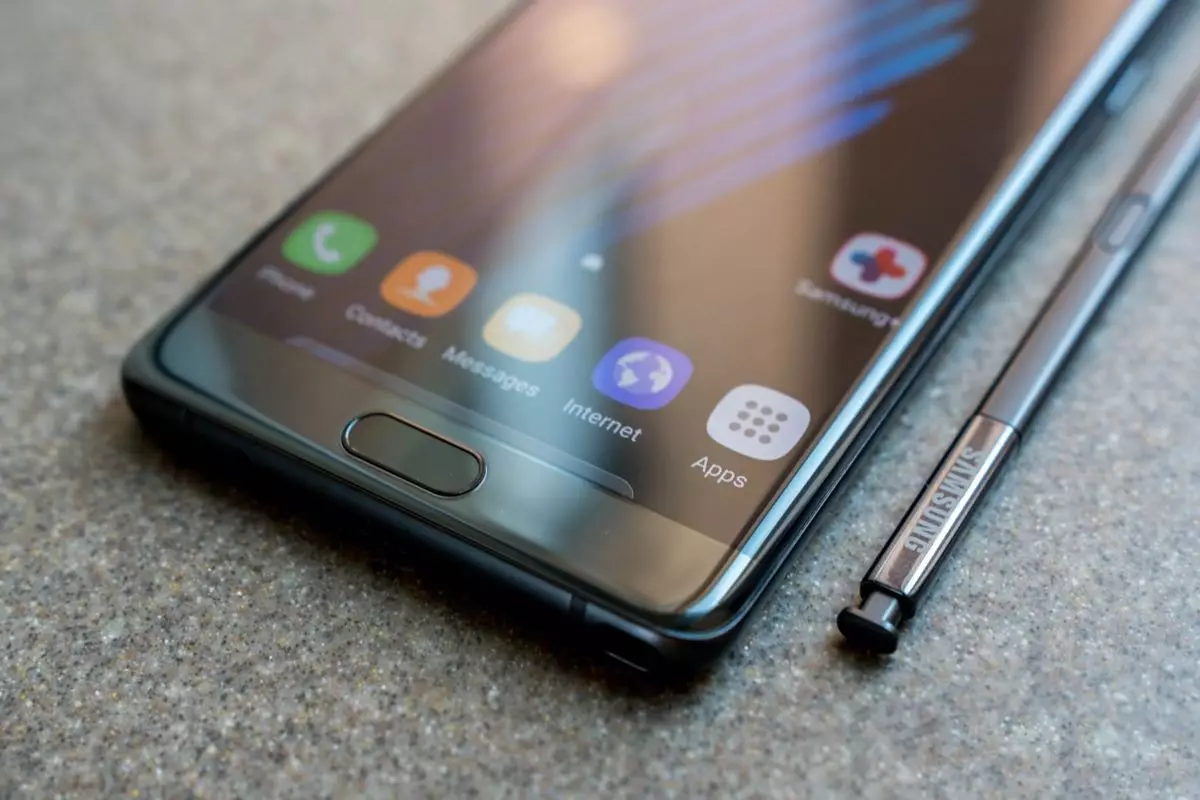 Samsung ankoraŭ liberigos Galaxy Note 8 en 2017