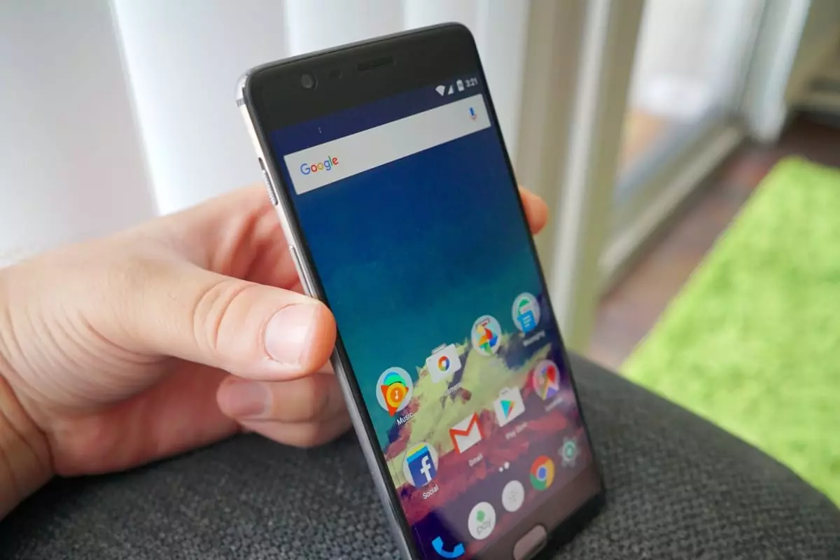 Wektu ngeculake Android o kanggo Onplus 3 lan Onplus 3T penggemar kecelakaan