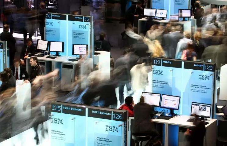 ایپل او IBM به په ګډه د غوښتنلیکونو او ګرځنده وسیلو تولید کړي