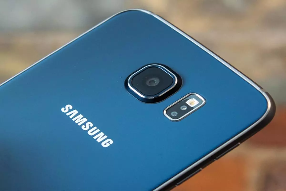 Samsung Castly "Akakundwa" vashandisi veSmartphone Galaxy S6