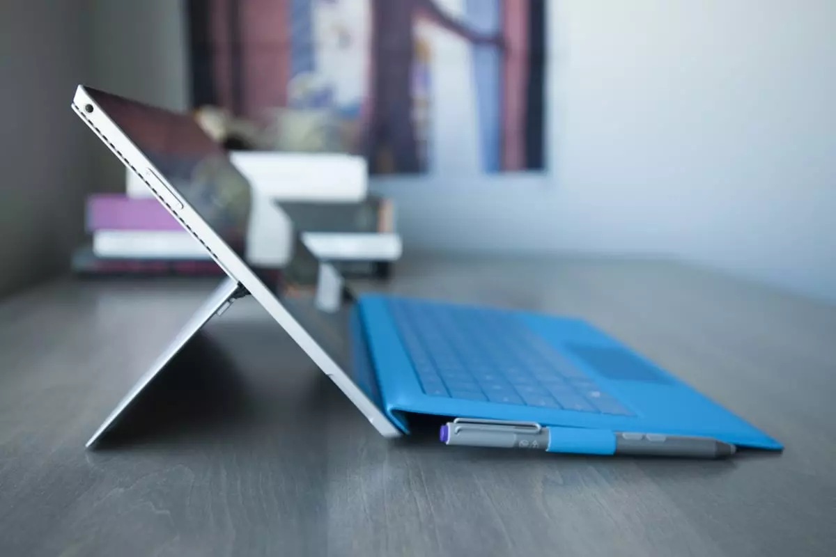 Microsoft Surface Mini - Compact 8-inci 